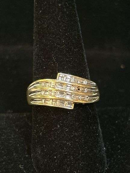 10K Gold & Diamond Ring - Auction Ohio