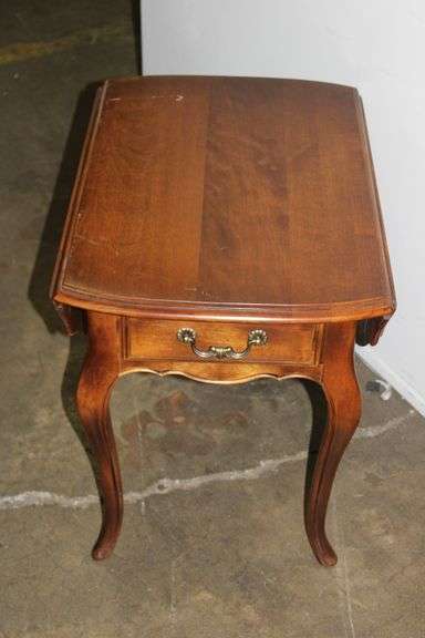 Ethan Allen Side Table - Auction Ohio