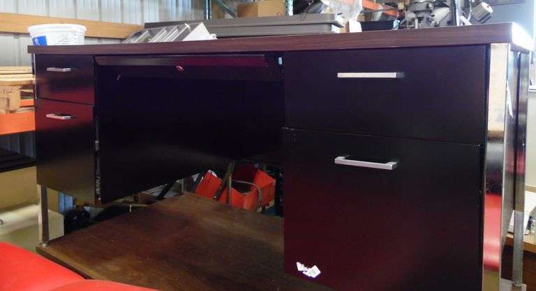 Metal Office Desk - Auction Ohio