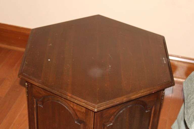 Hexagonal Cabinet - Auction Ohio