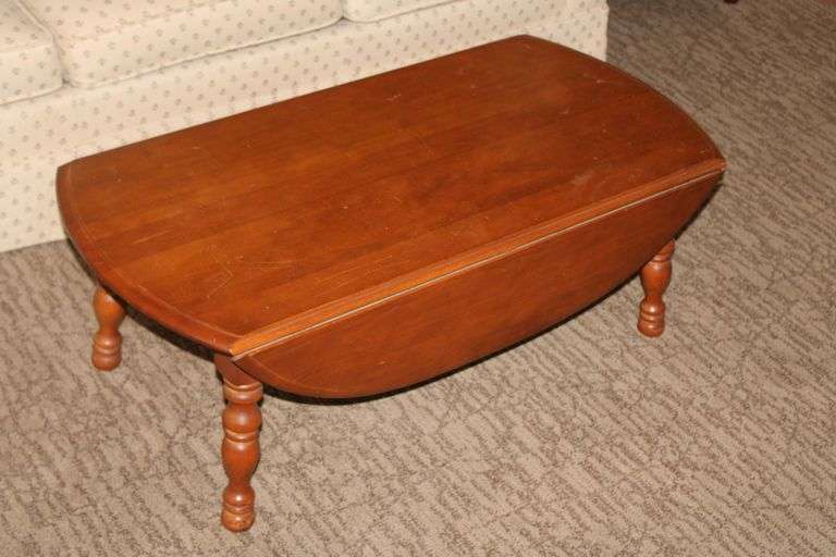 Colonial Maple Coffee Table - Auction Ohio