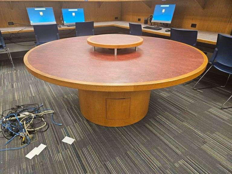 Round library table - Auction Ohio