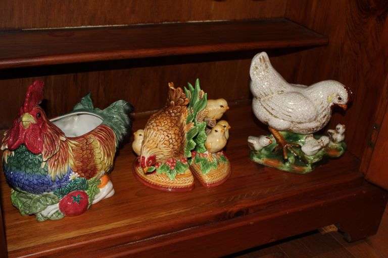 Hen & Chick Figures - Auction Ohio