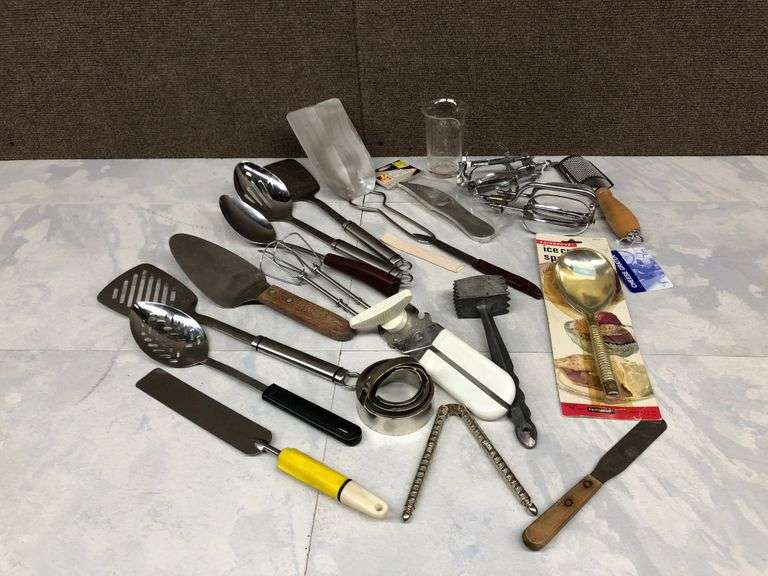 Kitchen Finds - Auction Ohio