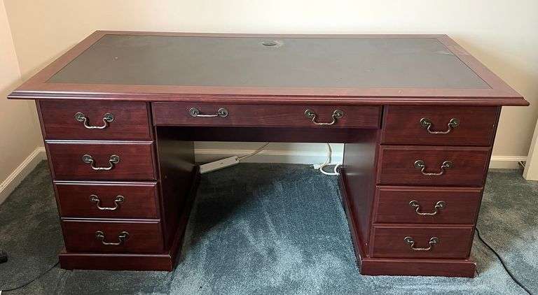 Sauder Executive Desk - Auction Ohio