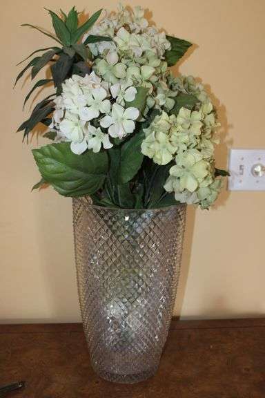 Diamond Point Crystal Vase - Auction Ohio