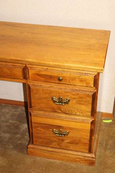 Colonial Desk - Auction Ohio