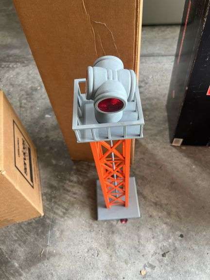 Searchlight Tower and Spotlight - Auction Ohio