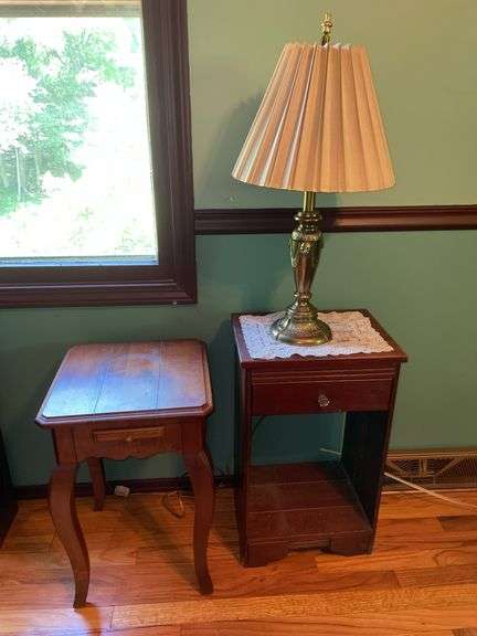 Side tables - Auction Ohio