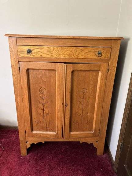 Modern Oak Pie Safe - Auction Ohio