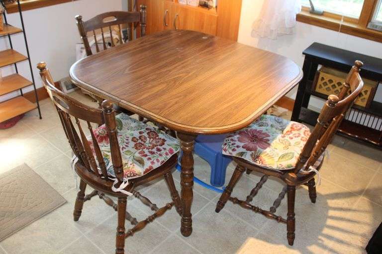 Colonial Dining Set - Auction Ohio