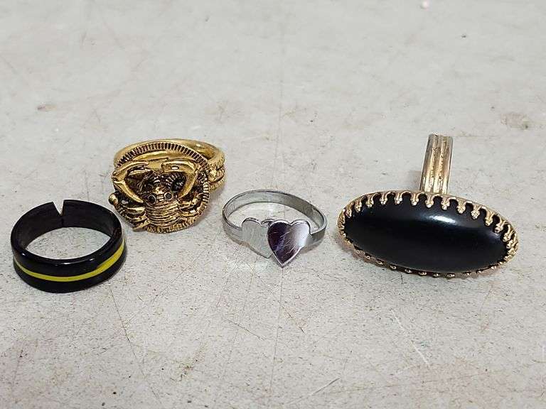 Assorted Rings - Auction Ohio