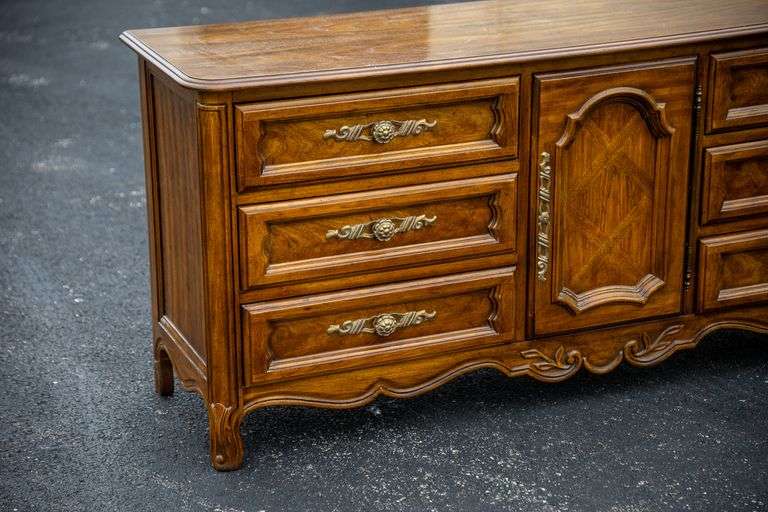 Vintage Drexel Long Dresser - Auction Ohio