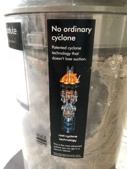 Dyson Vacuum - Auction Ohio