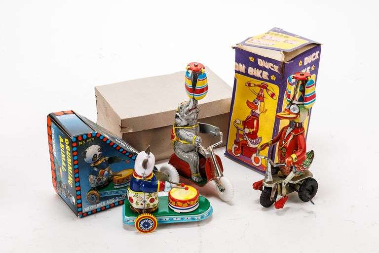 Vintage Tin Wind-up Toys - Auction Ohio