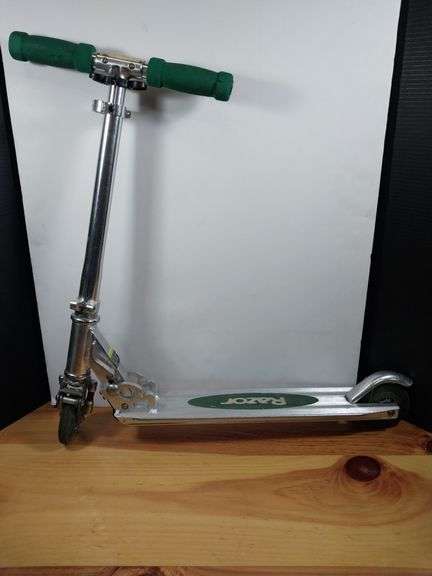 Razor Scooter - Auction Ohio