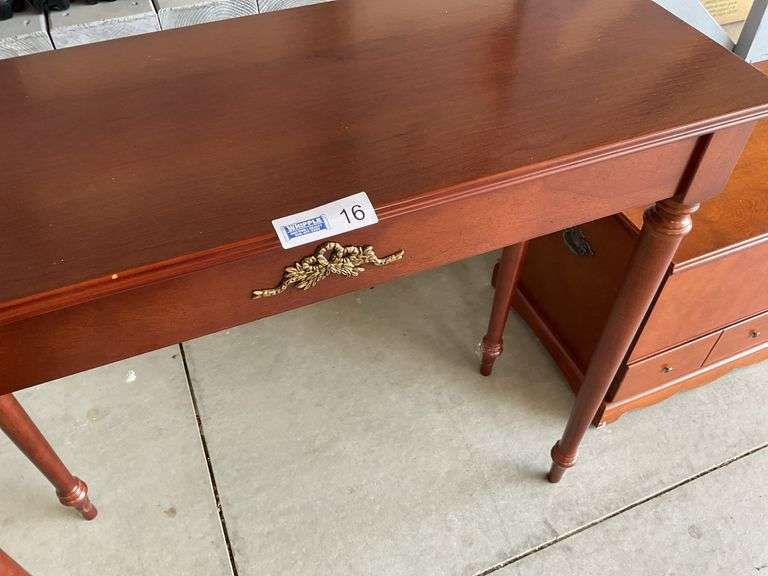 Hall Table and Storage Box - Auction Ohio
