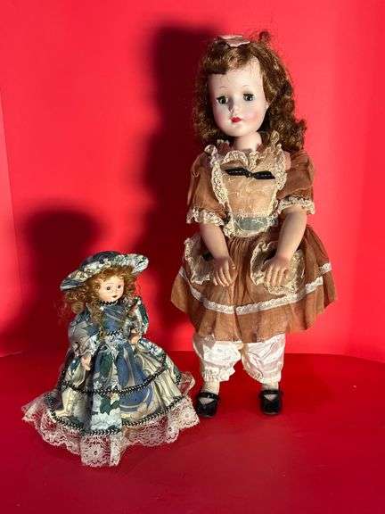 2 Dolls - Auction Ohio