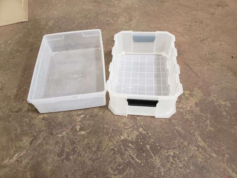 Two Containers (no Lids). - Auction Ohio