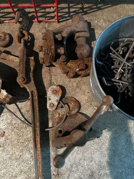 Chain Binder - Auction Ohio