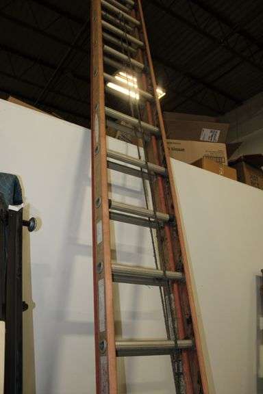 24 Foot Extension Ladder - Auction Ohio