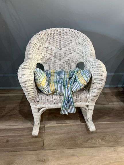 small wicker rocker and wicker shelf - Auction Ohio