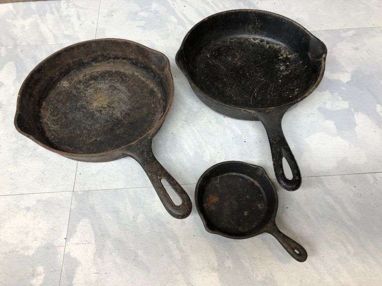 Cast Iron Skillets - Auction Ohio