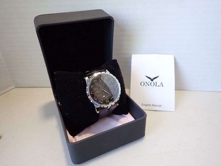 Onola Mens watch with leather band - Knights of the Round Table - New ...