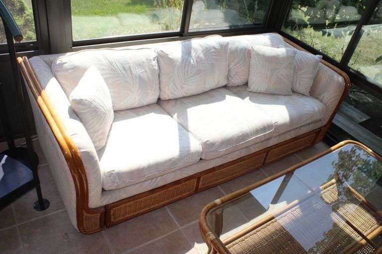 Bassett Wicker & Rattan Sleeper Sofa - Auction Ohio