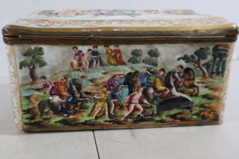 Capodimonte-Style Hinged Box - Auction Ohio