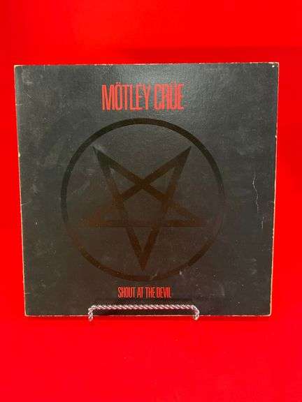 Motley Crew - Auction Ohio