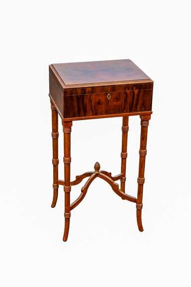 Vintage Drexel Accent Table - Auction Ohio