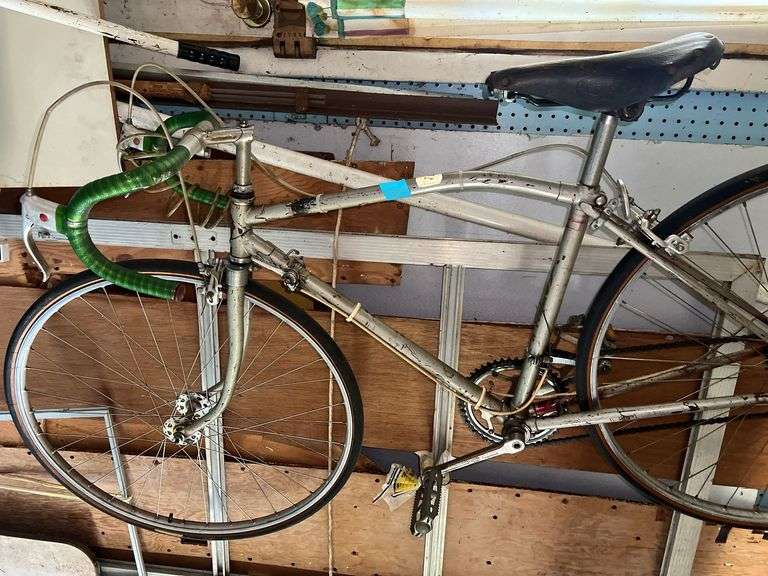 Vintage Bicycle - Auction Ohio