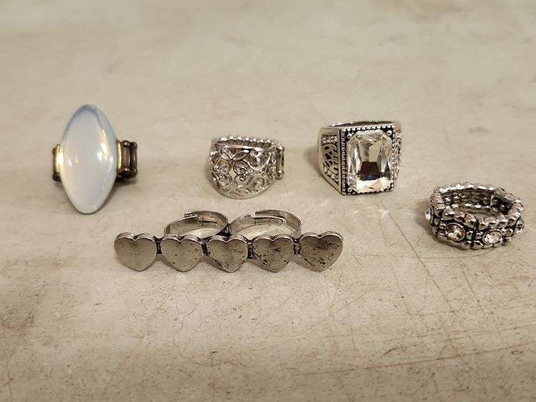 5 Assorted Adjustable Rings - Auction Ohio