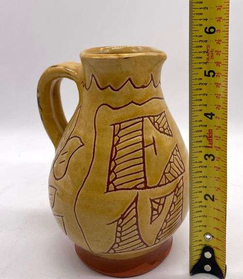 Colonial Williamsburg Pitcher - Auction Ohio