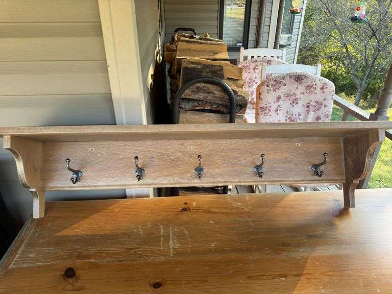 Coat rack - Auction Ohio