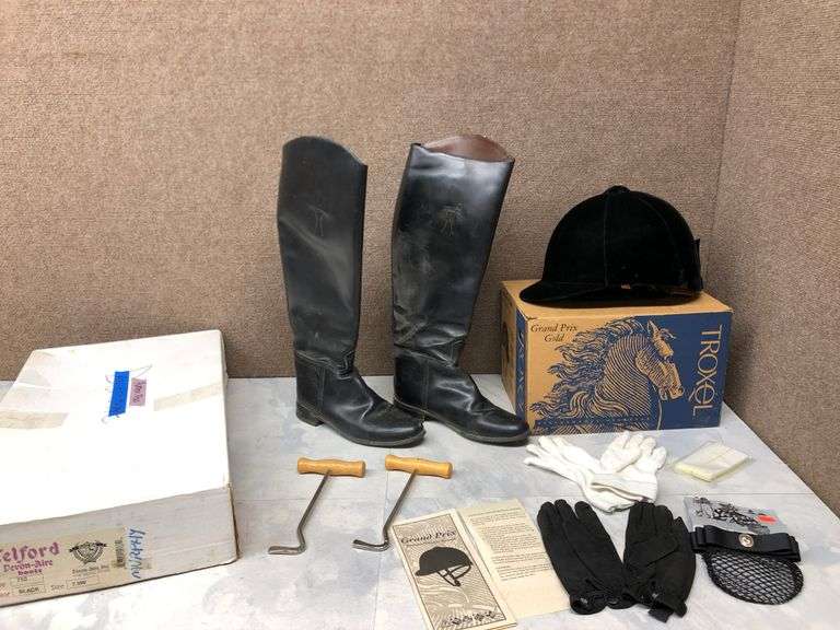 Horse Riding Accessories - Auction Ohio