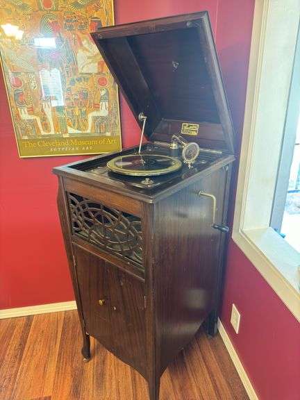 Victrola - Auction Ohio
