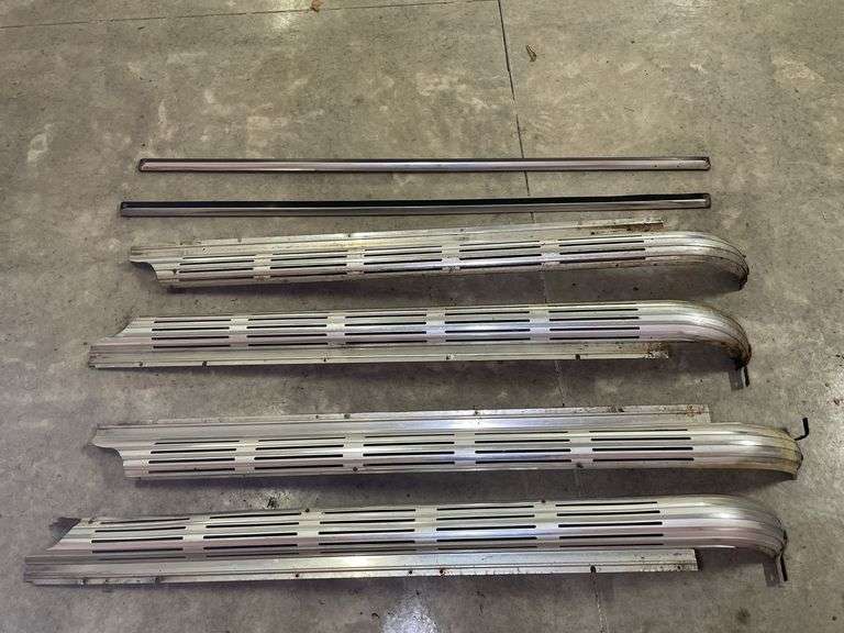 Corvette side pipe covers - Auction Ohio