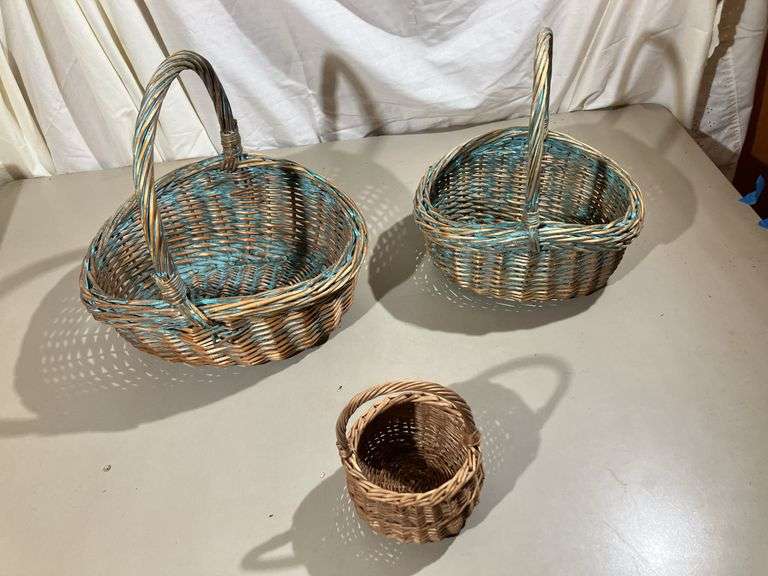 Vintage Wicker Baskets - Auction Ohio