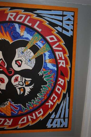 Kiss Painting - Auction Ohio