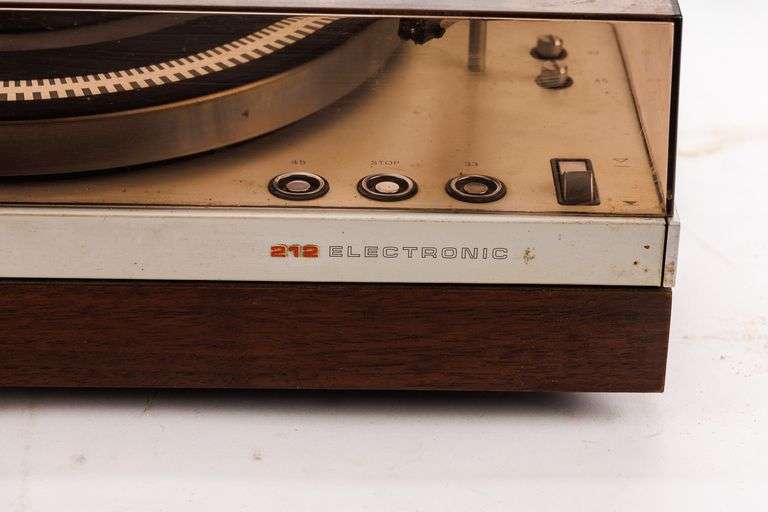 Vintage Philips 212 Electronic Turntable - Auction Ohio