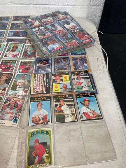 Collectible baseball cards - Auction Ohio