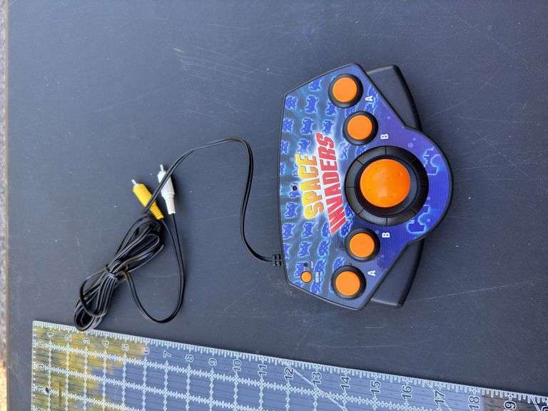 Space Invaders TV Game - Auction Ohio