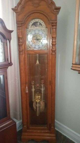Sligh Grandfather Clock - Auction Ohio