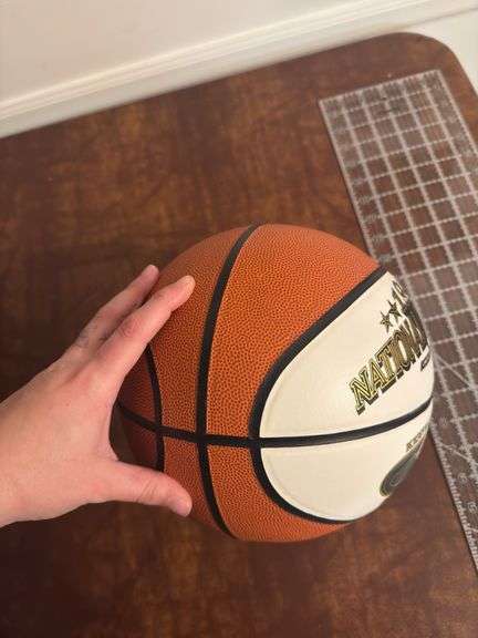 UK 1998 National Champions Basketball - Auction Ohio