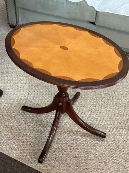 Accent Table - Auction Ohio
