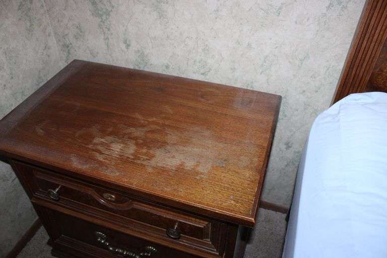 Bedside Chest - Auction Ohio