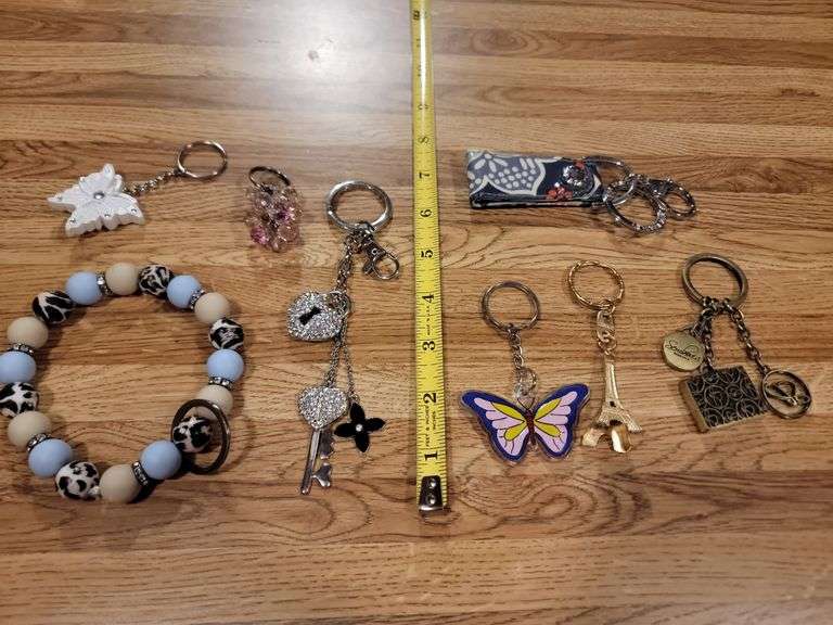 8 Assorted Key Chains - Auction Ohio