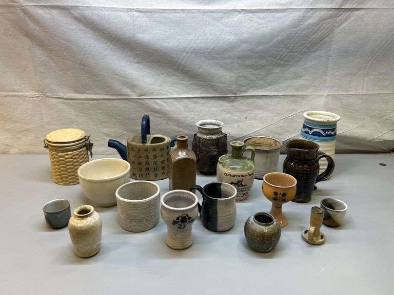 Assorted Ceramic and Pottery Collection - Auction Ohio